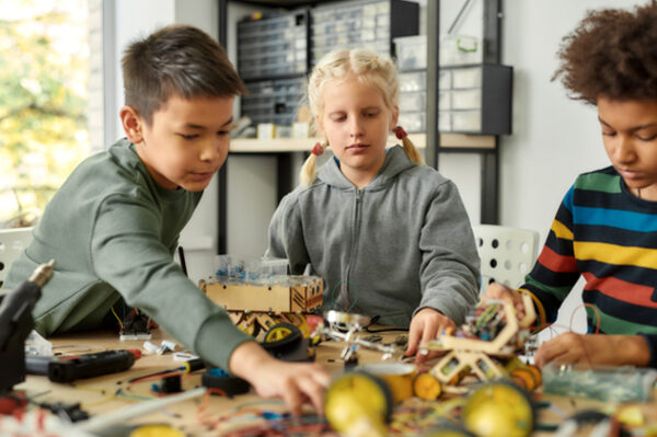 Sponsoring students for Robotics Weeks at the Heureka Science Centre ...