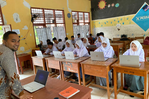 Providing technology access to West Java schools - Microsoft Local
